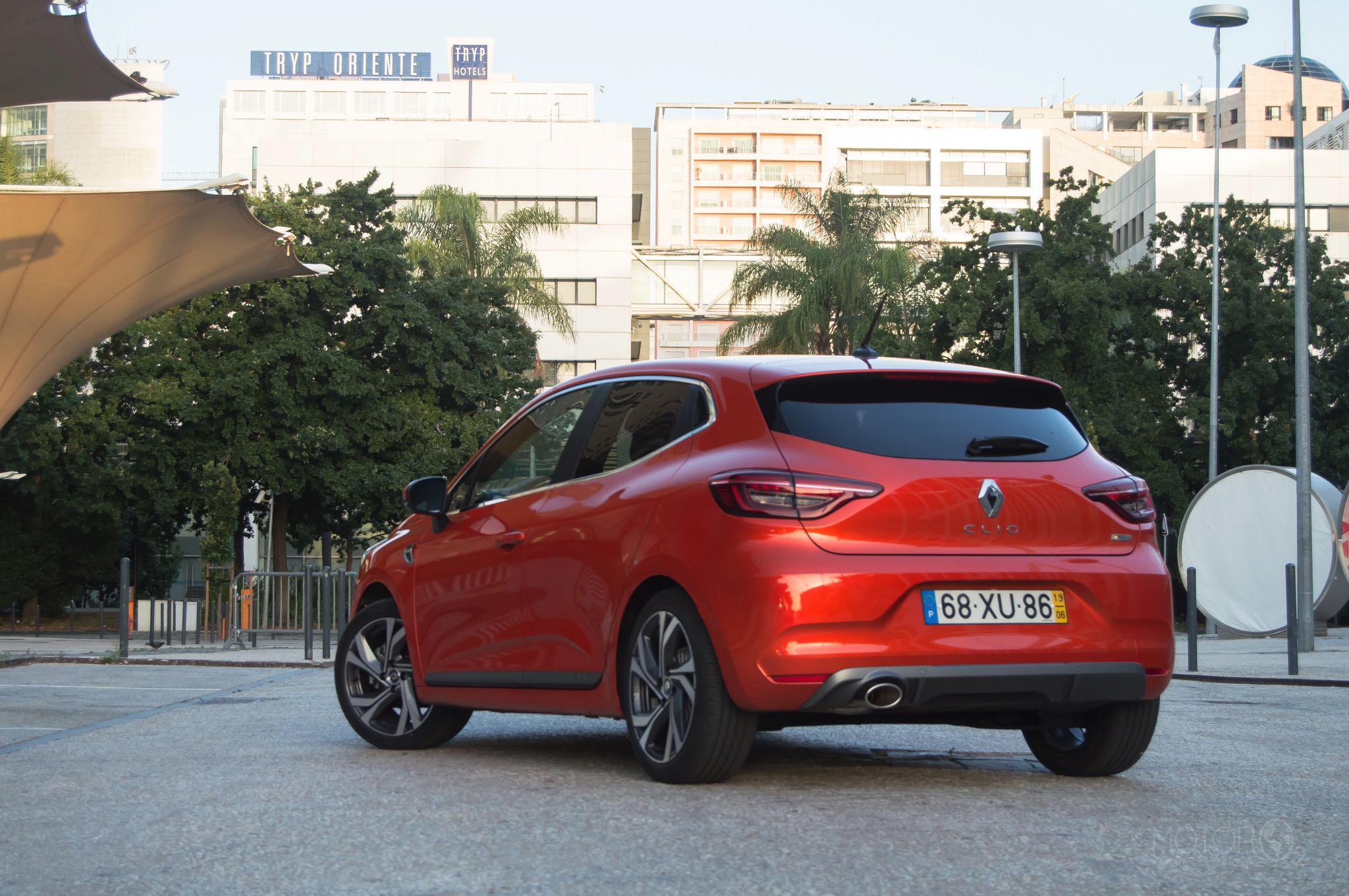 "O objetivo é continuar a liderar" - Testámos o novo Clio V TCe 130 R.S ...